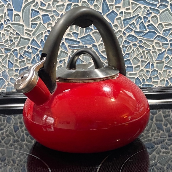 Calphalon | Kitchen | Calphalon I 2quart Teakettle I Red I Tke442 ...
